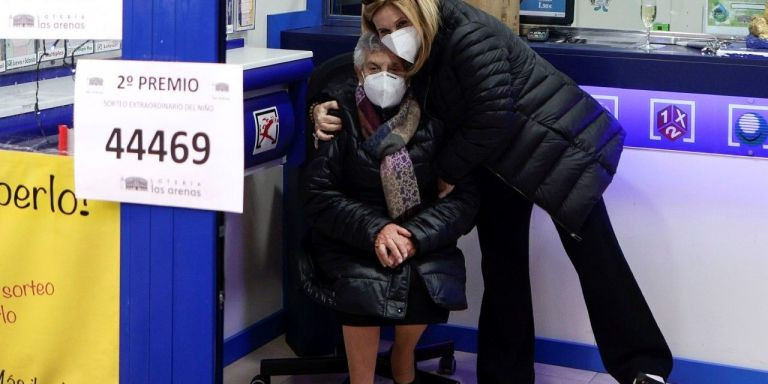 El segundo premio del Niño toca en el centro de Barcelona