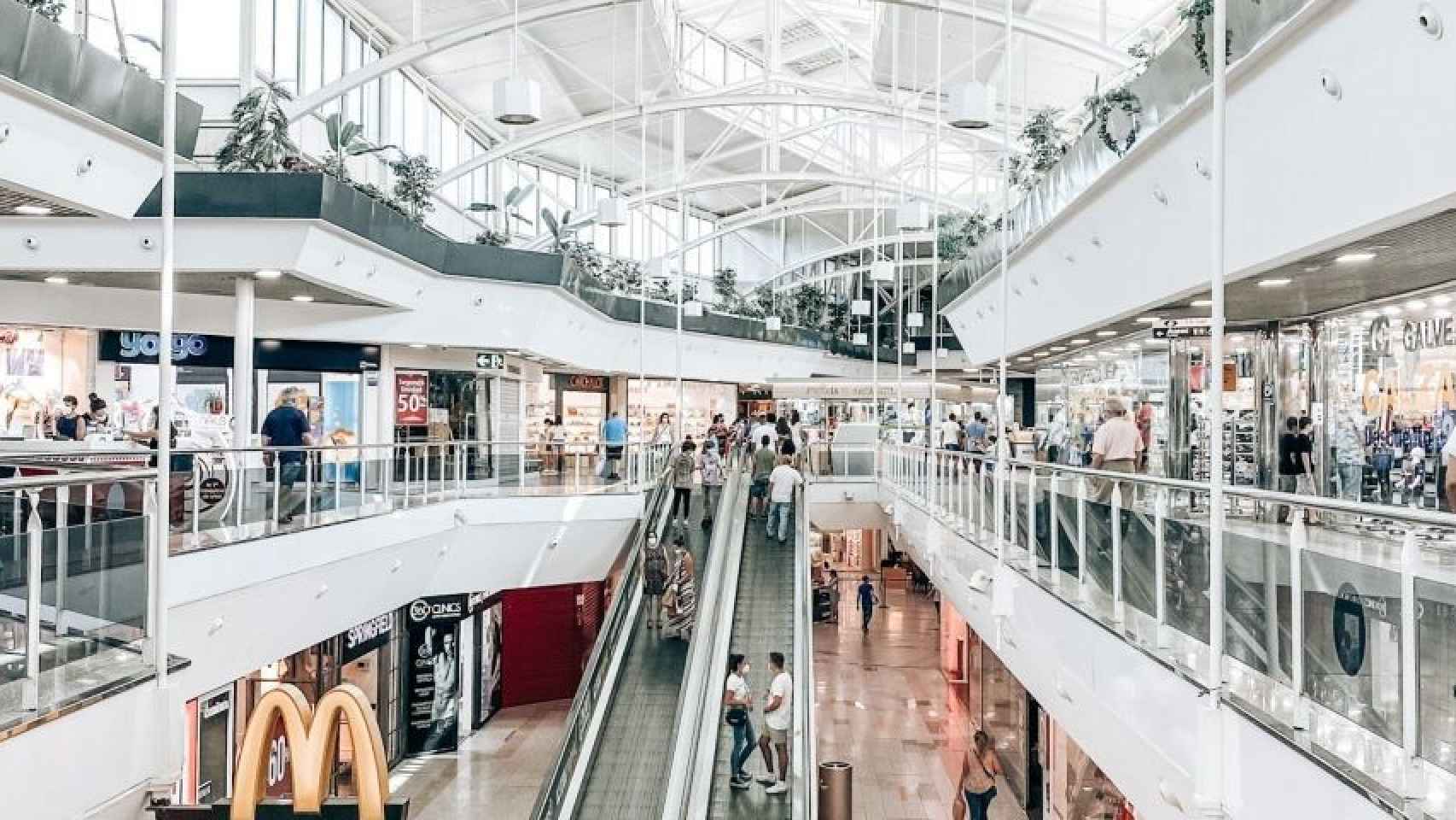 Primer domingo con tiendas abiertas en Barcelona: arranca la campaña de ...
