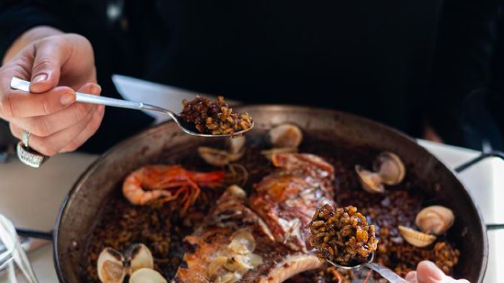 Robert De Niro felicita este bar de Barcelona por sus 20 años: la ...