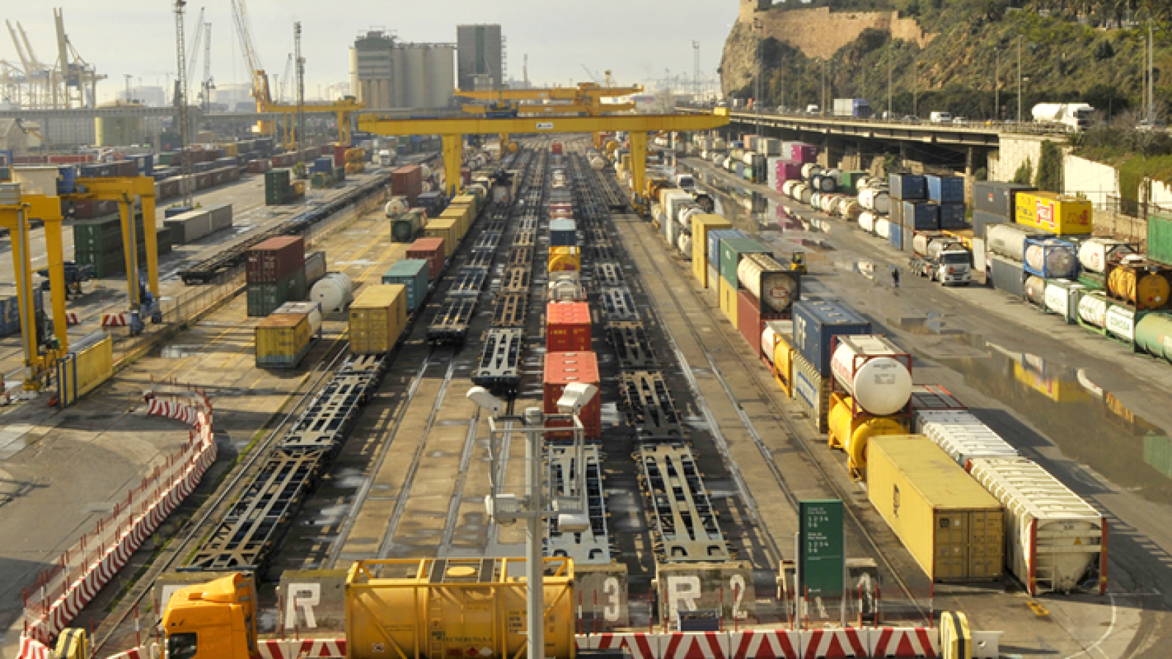 Els treballadors de TEPSA convoquen una vaga per l'accident laboral al Port de Barcelona