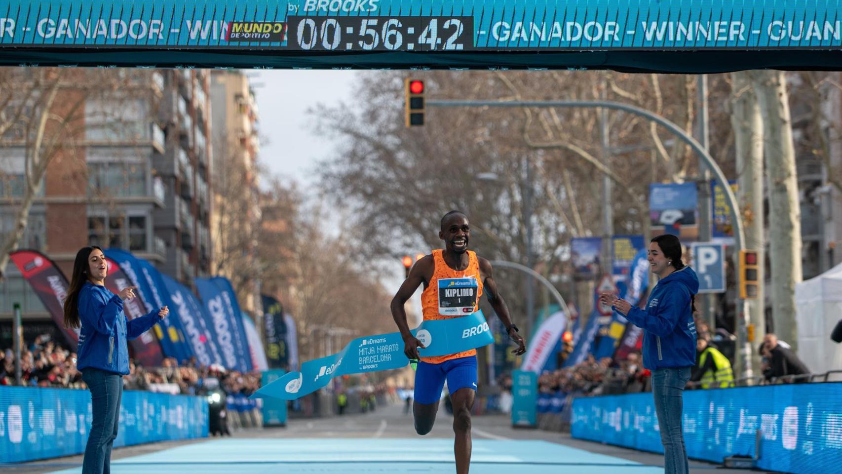Récord mundial en la Media Maratón de Barcelona: la espectacular marca ...